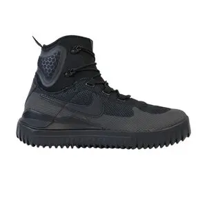 Nike Air Wild Mid 'triple