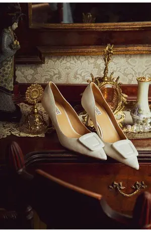 Badgley Mischka Yanet Pointed Toe Pump