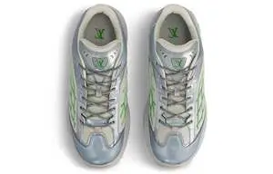 LOUIS VUITTON Discovery Lace Up Sneakers - Grey/silver/beige