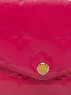 LOUIS VUITTON Sarah Monogram Rose Pop Vernis Wallet