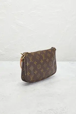 LOUIS VUITTON Monogram Pochette Accessoires Shoulder Bag
