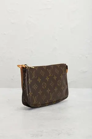 LOUIS VUITTON Monogram Pochette Accessoires Shoulder Bag