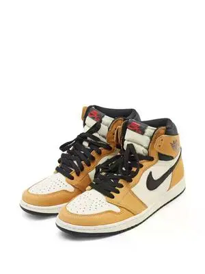JORDAN Air 1 Retro Sneakers - Yellow