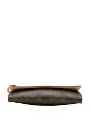 LOUIS VUITTON Monogram Pochette Twin Gm