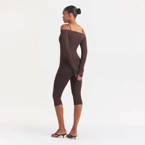 SKIMS Off The Shoulder Top | Deep Neutral | | Smooth Layers