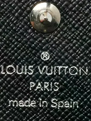 LOUIS VUITTON 6 Leather Key Holder