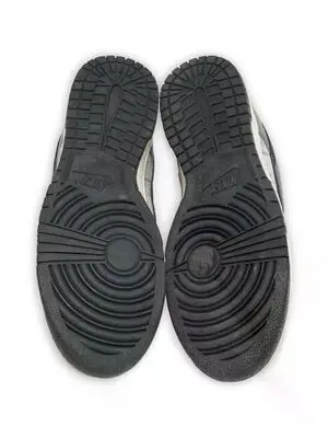 Nike Dunk Se Sneakers