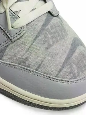 Nike Dunk Se Sneakers