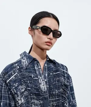 Bottega Veneta Classic Oval Sunglasses