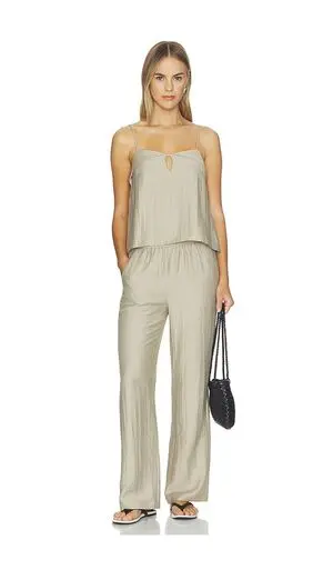 Heartloom Derby Set Tan