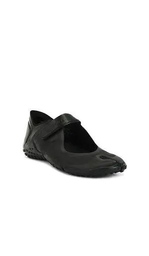 NIKESKIMS Rift Satin Sneaker - Black