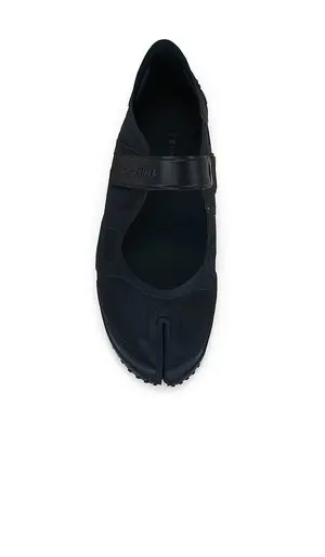 NIKESKIMS Nike X Skims Rift Satin Sneaker