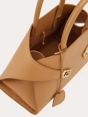 FERRAGAMO Logo Shoulder Bag