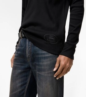 Burberry Long Sleeved Crewneck Top - Black