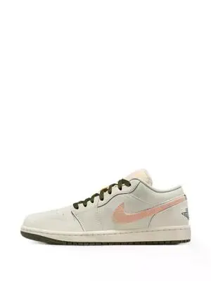 JORDAN 1 Low Sneakers
