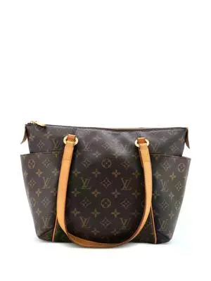 LOUIS VUITTON Monogram Canvas Pm Shoulder Bag