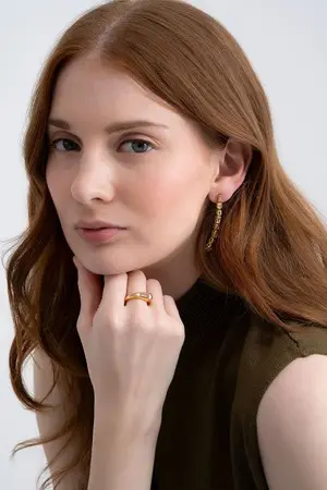 ZYNNIA COLLECTIVE Facet Ring