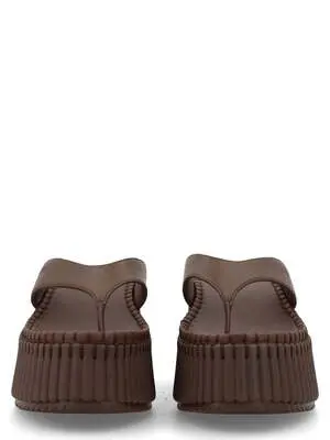 Chloé Leather Thong Sandals With Fluted Platform - Brown