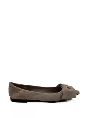 POMME D´OR Ingrid Bow Detail Pointed Toe Pumps - Neutrals