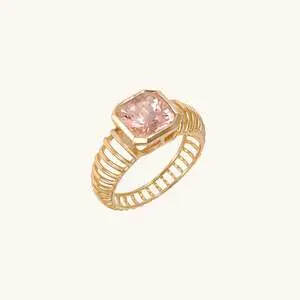 Duniya Soni Morganite And Yellow Gold Ring - Pink