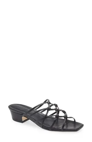 AeydĒ Talha Sandal