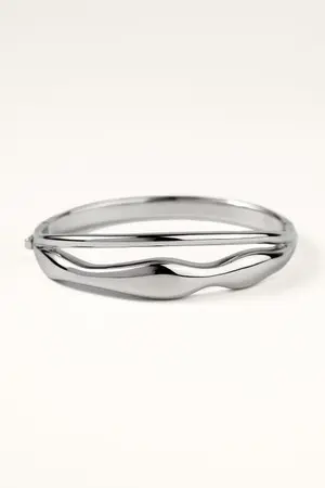 ZYNNIA COLLECTIVE Flow Cuff - Silver