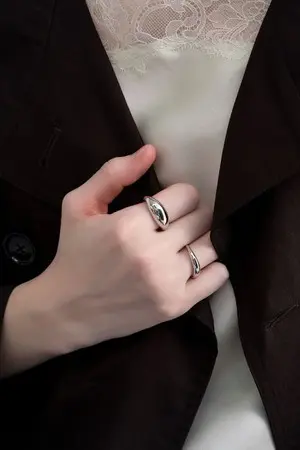 ZYNNIA COLLECTIVE Dome Slim Ring - Silver