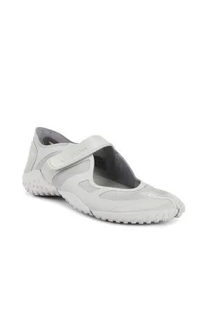 NIKESKIMS Rift Satin Sneaker In Metallic Silver - Night Silver