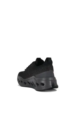 On Cloudsurfer Max In Black