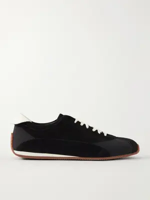 Neous Sneakers For Women