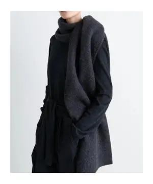 LEMAIRE Cocotte Logo-patch Finished Edge Knitted Scarf