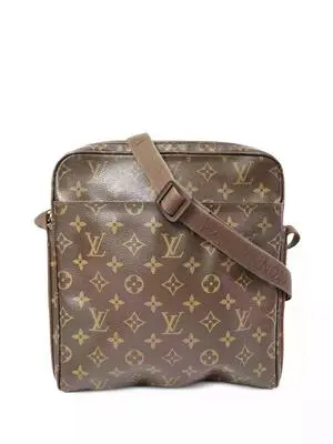 LOUIS VUITTON Trotteur Beaubourg Monogram Shoulder Bag