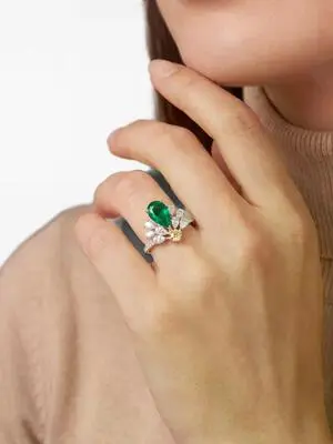 HYT JEWELRY Emerald And Diamond Ring In 18k White Gold