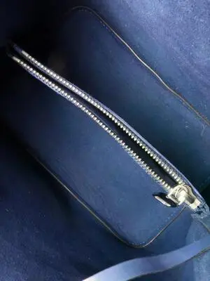 LOUIS VUITTON Neo Noe Mm Epi Leather Bag - Red