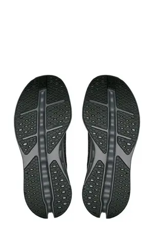 On Cloudsurfer Max Running Sneaker