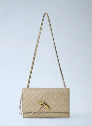 Bottega Veneta Andiamo Pouch On Strap - Cream