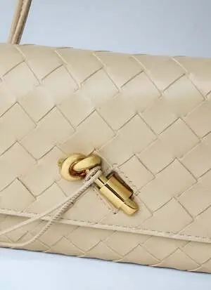 Bottega Veneta Andiamo Pouch On Strap - Cream