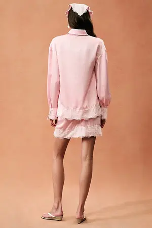 ROWEN ROSE Oversized Raglan Shirt With Lace Trim
