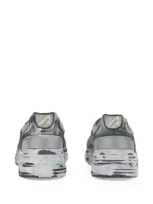 AUTRY Distressed Effect Panelled Sneakers - Grey