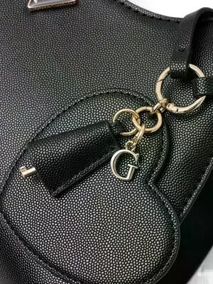 Guess Isobel Logo-plaque Shoulder Bag - Black