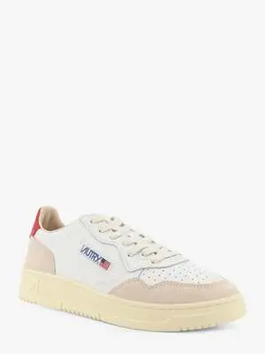 AUTRY Medalist Low Leather Sneakers With Side Logo
