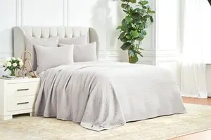 ELISABETH YORK Vance Matelasse 100% Cotton Queen Coverlet - Silver