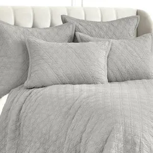 ELISABETH YORK Emory Bed Quilt 98" X 112