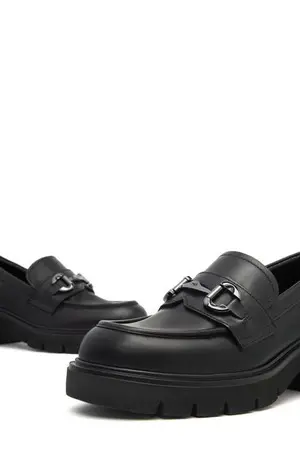 NEROGIARDINI Lug Sole Loafer With Polished Bit Hardware - Black