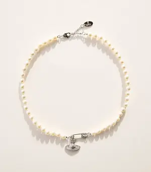 VIVIENNE WESTWOOD Faux Pearl Lucrece Choker - Ivory