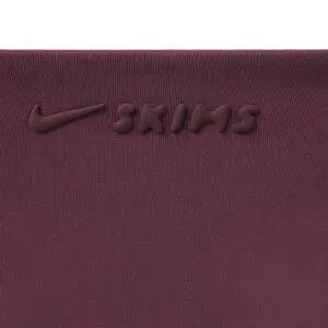 SKIMS 17" Capri Legging | Red | | Nike Matte