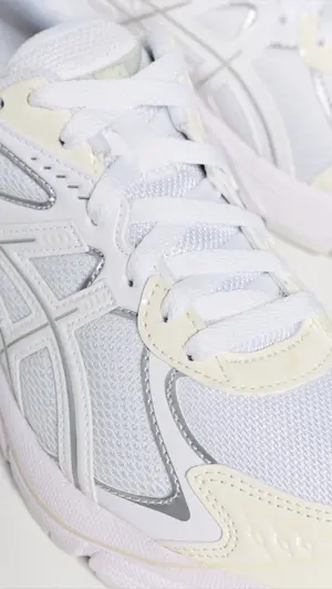 Asics Gt-2160 Sneakers - White/cream