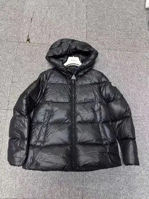 Moncler Serittes Hooded Short Down Jacket - Black