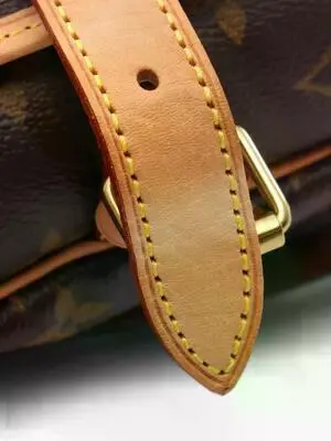 LOUIS VUITTON Monogram Saumur 30 Shoulder Bag - Brown