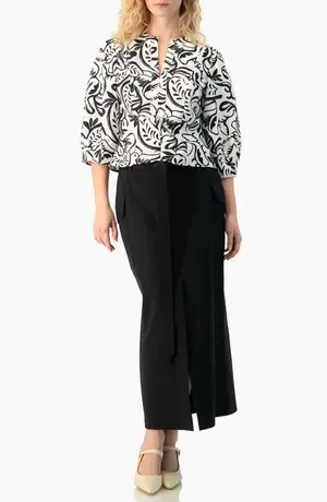 IVONNE Graphic Brushstroke Floral Woven V-neck Blouse